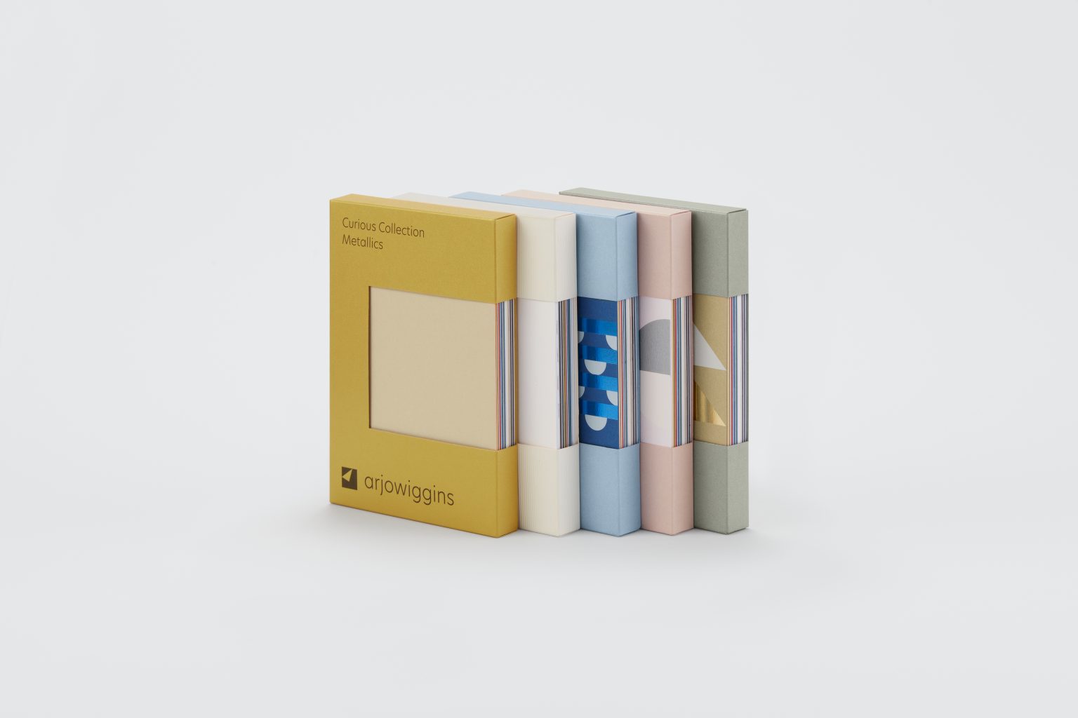 Arjowiggins lanza un catálogo de papel asequible para diseñadores