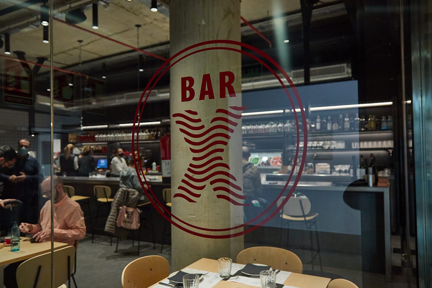 Así es la identidad gráfica de BAR X diseñada por Brandsummit