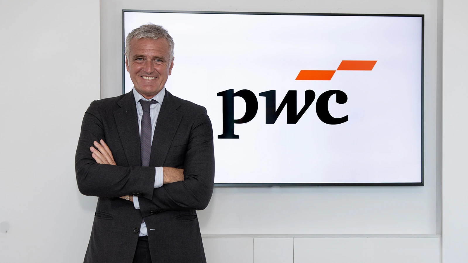 PwC actualiza (mínimamente) su identidad visual - Gràffica